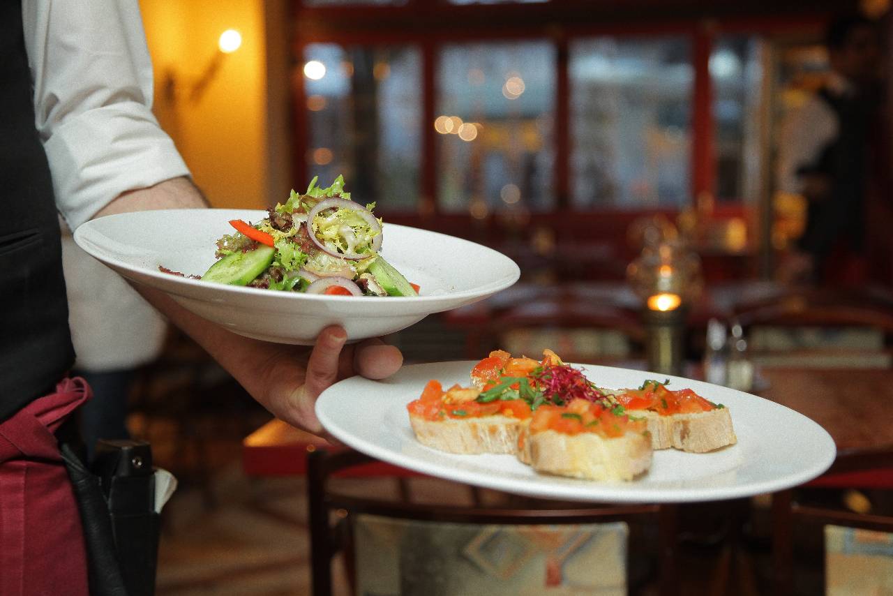 6 Ways to Improve Your Restaurant's Speed of Service | Restaurant ...